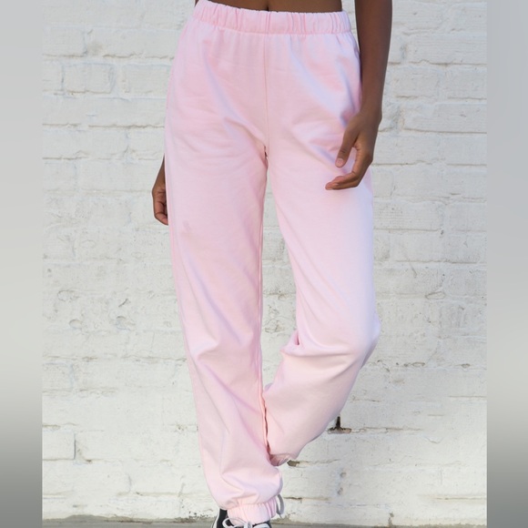 Brandy Melville | Pants & Jumpsuits | Brandy Melville Rosa Sweatpants ...
